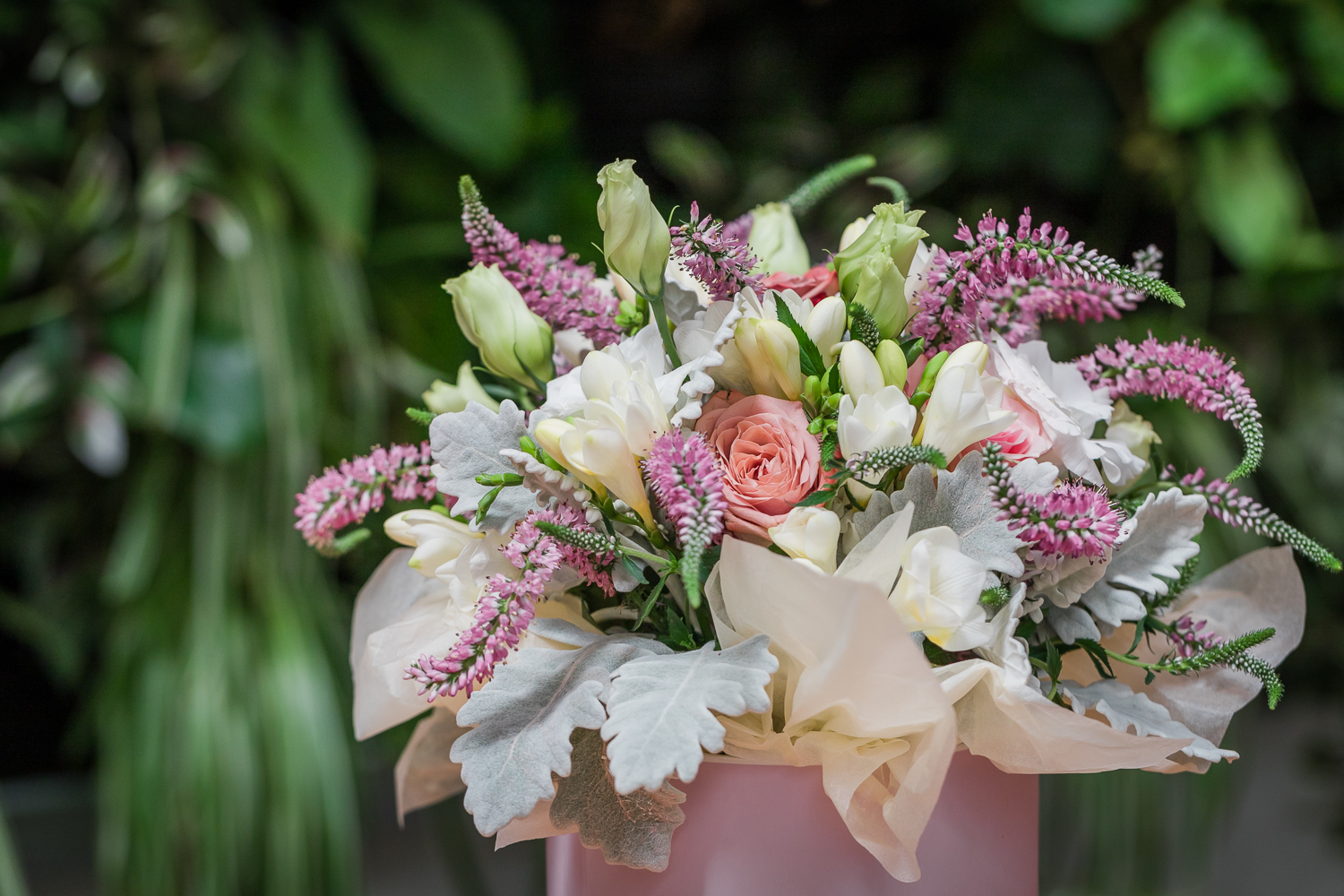 How To Make A Hat Box Arrangement | Bloom College